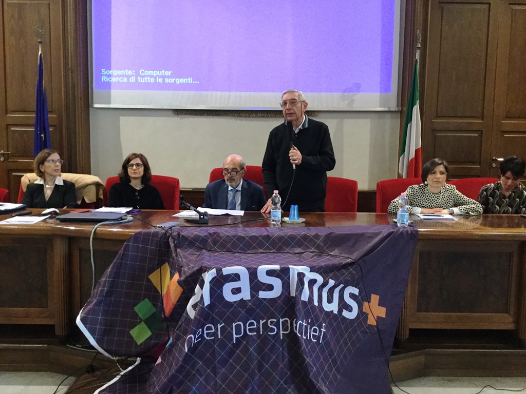 Il fenomeno migratorio spiegato a studenti liceali europei | Archivio ...