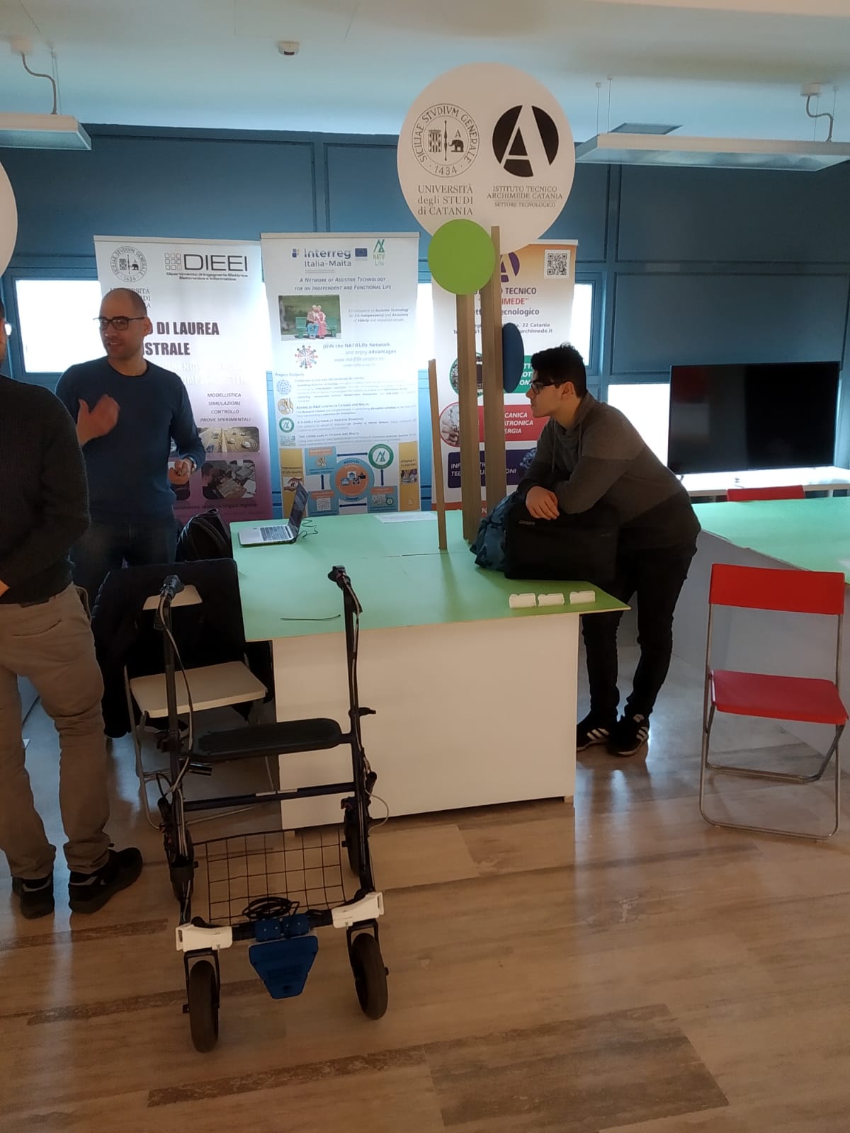 Presentato a Roma lo “smart-walker”, deambulatore intelligente per ...